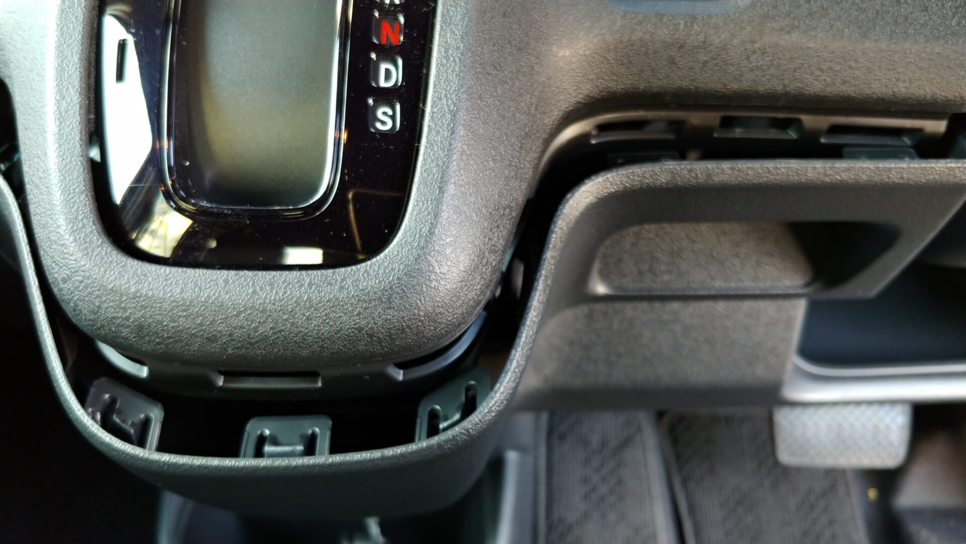 新型N-BOX（JF5）にETCとヘッドレストUSB＆ソケットを取り付ける| ロクなblog