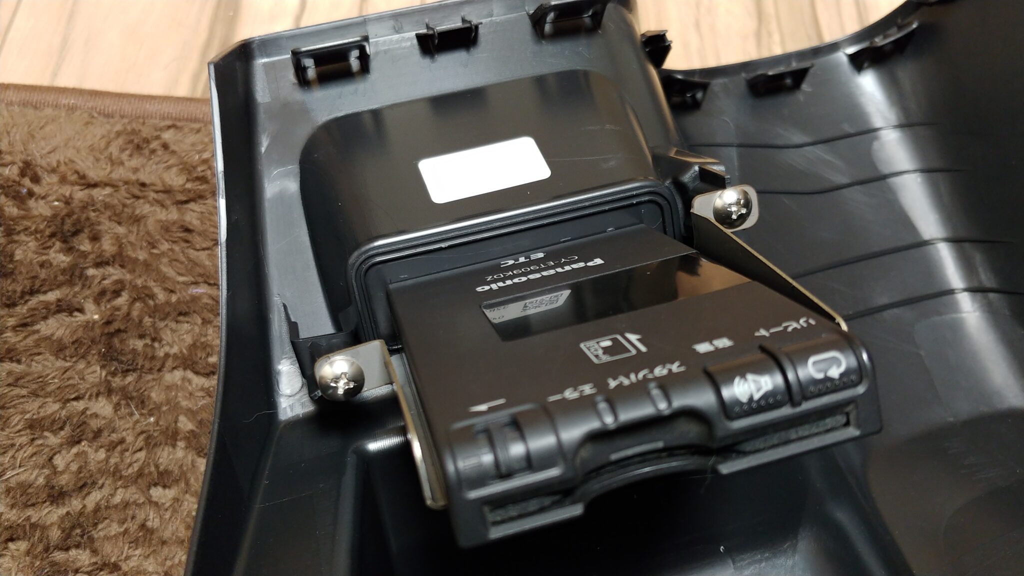 新型N-BOX（JF5）にETCとヘッドレストUSB＆ソケットを取り付ける| ロクなblog